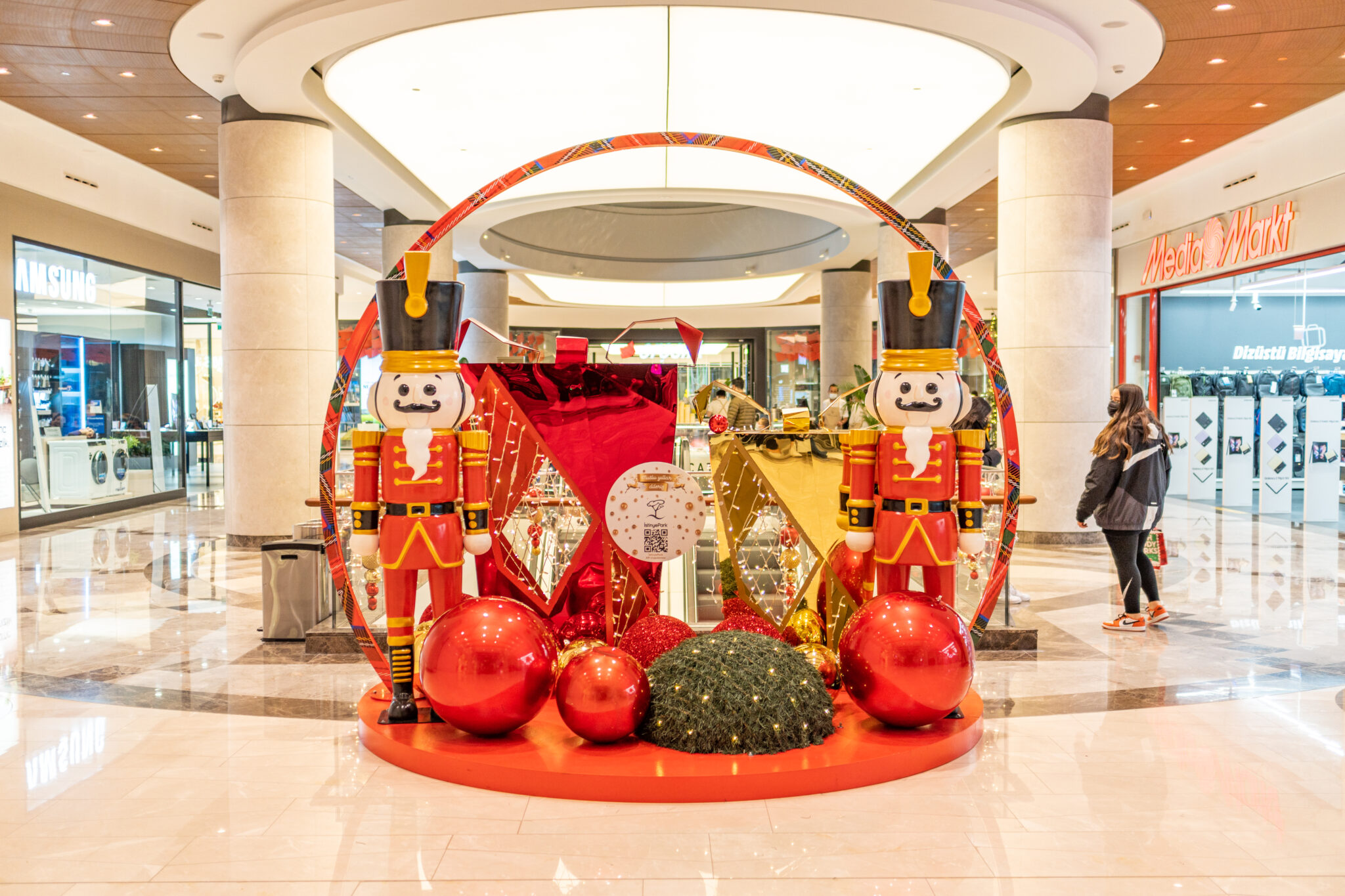 Commercial Christmas Fibreglass Props and Statues - MK Illumination