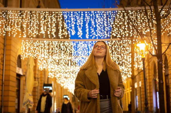 Commercial Christmas String Lights & Chains - MK Illumination